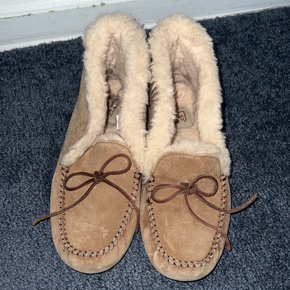 UGG | Shoes | Womens Ugg Alena Slippers | Poshmark